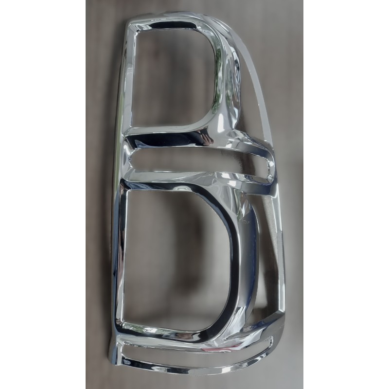 Hilux Wheel Covers - Headlight & Light Surround Kit - from 2012 to 2015